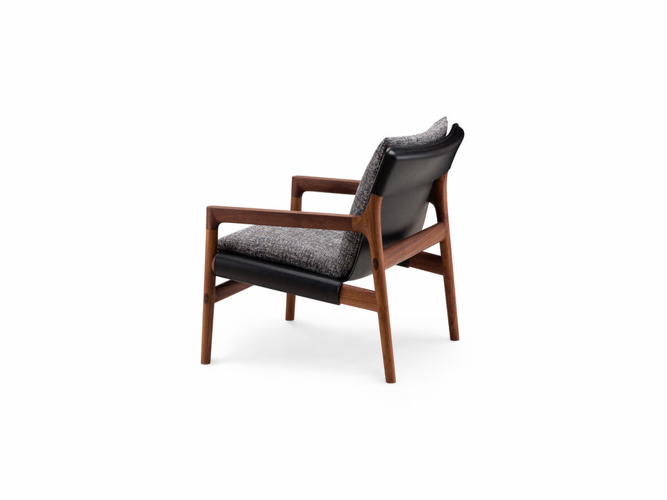 Sela Lounge Chair With Narrow Arm – Hammer And Spear
