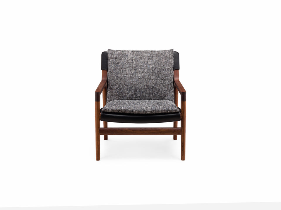 Sela Lounge Chair With Narrow Arm – Hammer And Spear